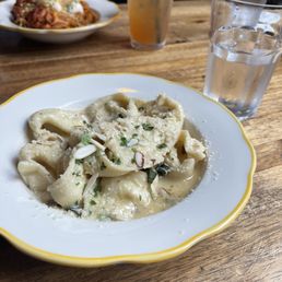 MANO BELLA - SOUTHPARK - Updated March 2025 - 158 Photos & 61 Reviews ...