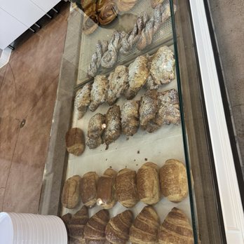 PANDOR ARTISAN BAKERY & CAFE - Updated March 2025 - 70 Photos & 37 ...