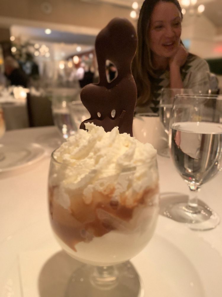 STONE CREEK INN - 70 Photos & 132 Reviews - 405 Montauk Hwy, East ...