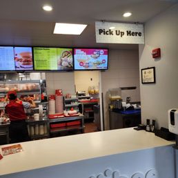 JOLLIBEE - Updated December 2025 - 886 Photos & 369 Reviews - 555 N ...