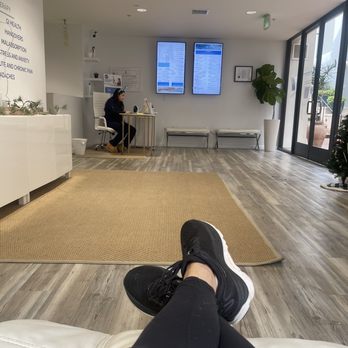 HYDRATION ROOM - Updated September 2025 - 37 Photos & 53 Reviews - 8895 ...