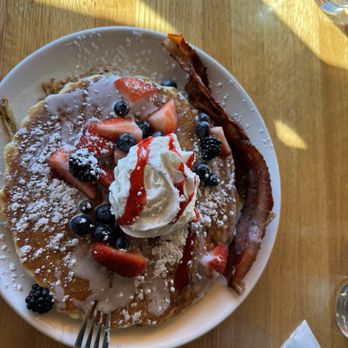 MARKET & MAPLE - Updated December 2025 - 26 Photos & 29 Reviews - 1103 ...