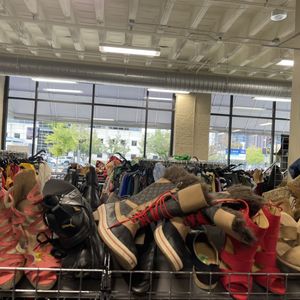 GOODWILL - Updated November 2025 - 2135 W Grand Ave, Chicago, Illinois ...