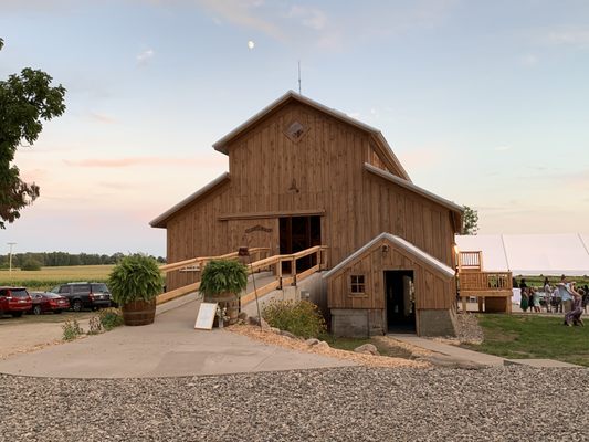 PRAIRIE BELLS BARN - Updated March 2025 - 53 Photos - 3329 Johnson Rd ...