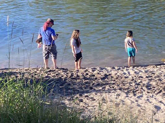 SANDY RIVERFRONT RV RESORT - Updated October 2025 - 30 Photos & 66 ...