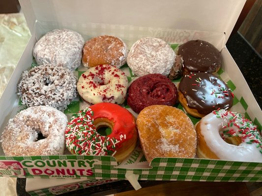 COUNTRY DONUTS - Updated November 2025 - 48 Photos & 79 Reviews - 3235 ...