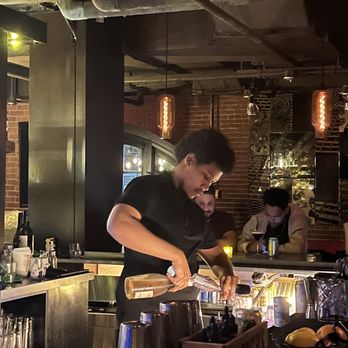 ALIBI - Updated November 2024 - 168 Photos & 435 Reviews - 215 Charles ...