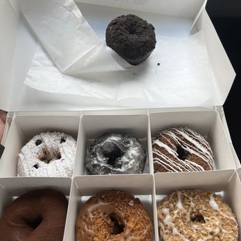 BEACON DOUGHNUTS - Updated May 2024 - 504 Photos & 212 Reviews - 810 W ...
