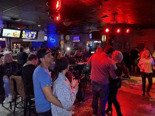 SPORTSLINE BAR AND GRILL - Updated December 2025 - 32 Photos & 44 ...