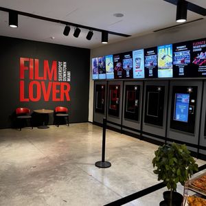 AMC TAMIAMI 18 - Updated November 2024 - 174 Photos & 214 Reviews ...