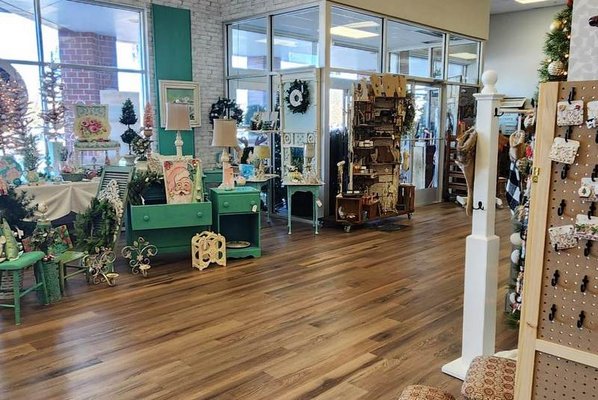 LAZY DAISY GIFT STORE - YORKTOWN - 12 Photos - 5007 Victory Blvd ...