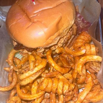 MEWS TAVERN - Updated December 2025 - 532 Photos & 685 Reviews - 456 ...