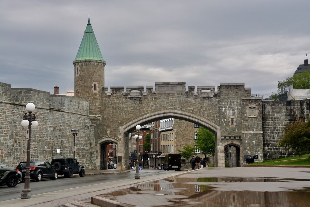 ST. JEAN GATE - Updated May 2025 - Rue Saint-Jean, Québec City, Quebec ...