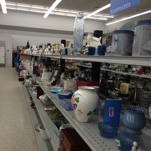 GOODWILL STORE & DONATION CENTER - Updated December 2025 - 19 Photos ...
