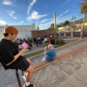 YELLOW PAPER BURGER - Updated May 2025 - 80 Photos & 66 Reviews - 1740 ...