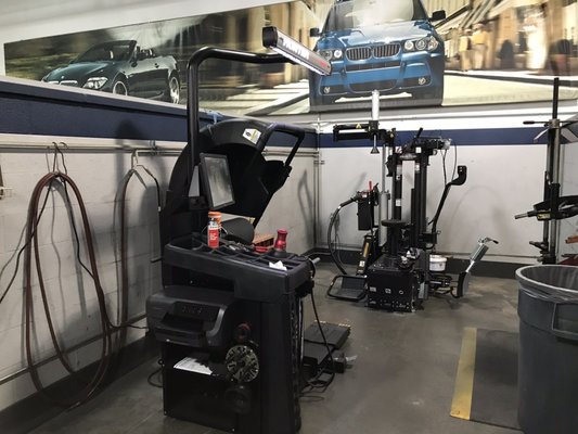 PENSKE AUTOMOTIVE COLLISION CENTER - 95 Photos & 365 Reviews - 7860 ...