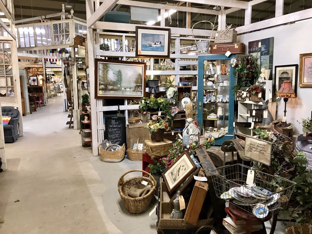 RINK GALLERY - 82 Photos & 56 Reviews - 3200 N Rockwell Ave, Bethany ...