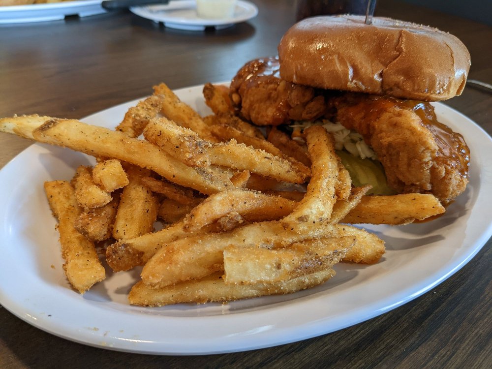 PIPS PUB - 19501 Elpers Rd, Evansville, Indiana - 23 Photos - Pizza ...