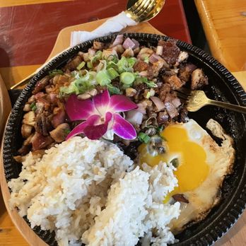 KABISERA - Updated July 2025 - 12 Reviews - 600 11th Ave, New York, New ...