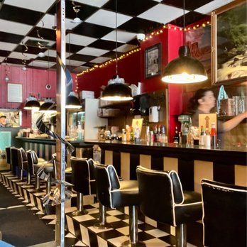 MECCA CAFE - Updated June 2024 - 551 Photos & 864 Reviews - 526 Queen ...