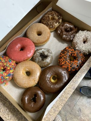 MOMO DONUTS - Updated December 2025 - 92 Photos & 120 Reviews - 636 ...