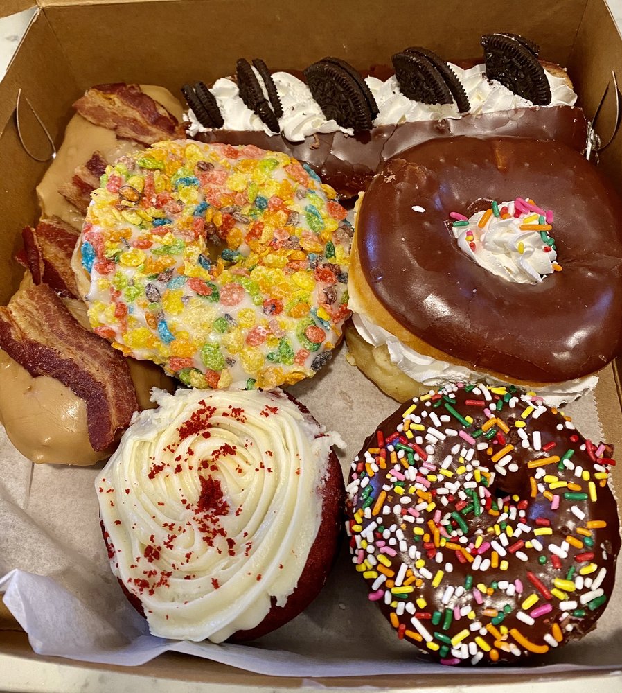 RAINBOW DONUTS - 129 Photos & 123 Reviews - 12307 Imperial Hwy, Norwalk ...