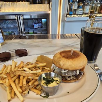 THE HOLBROOK HOUSE - Updated August 2024 - 351 Photos & 150 Reviews - 1 ...