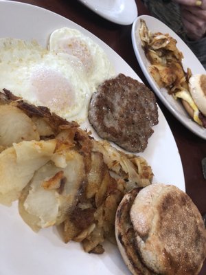 PAT DEES PUB & EATERY - Updated January 2026 - 21 Photos & 53 Reviews ...