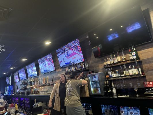 CJ’S BACKSTAGE - Updated October 2025 - 58 Photos & 40 Reviews - 7022 ...