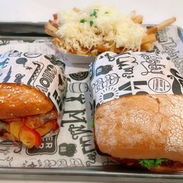 SUPER DUPER BURGERS - Updated November 2025 - 87 Photos & 55 Reviews ...