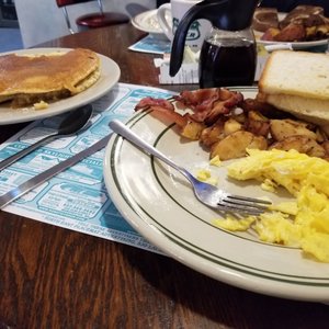 AIRPORT DINER - 190 Photos & 307 Reviews - 2280 Brown Ave, Manchester ...