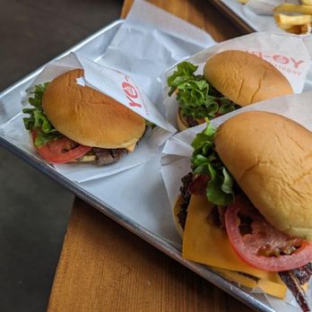 YO-BURGER - Updated January 2025 - 262 Photos & 311 Reviews - 3726 ...