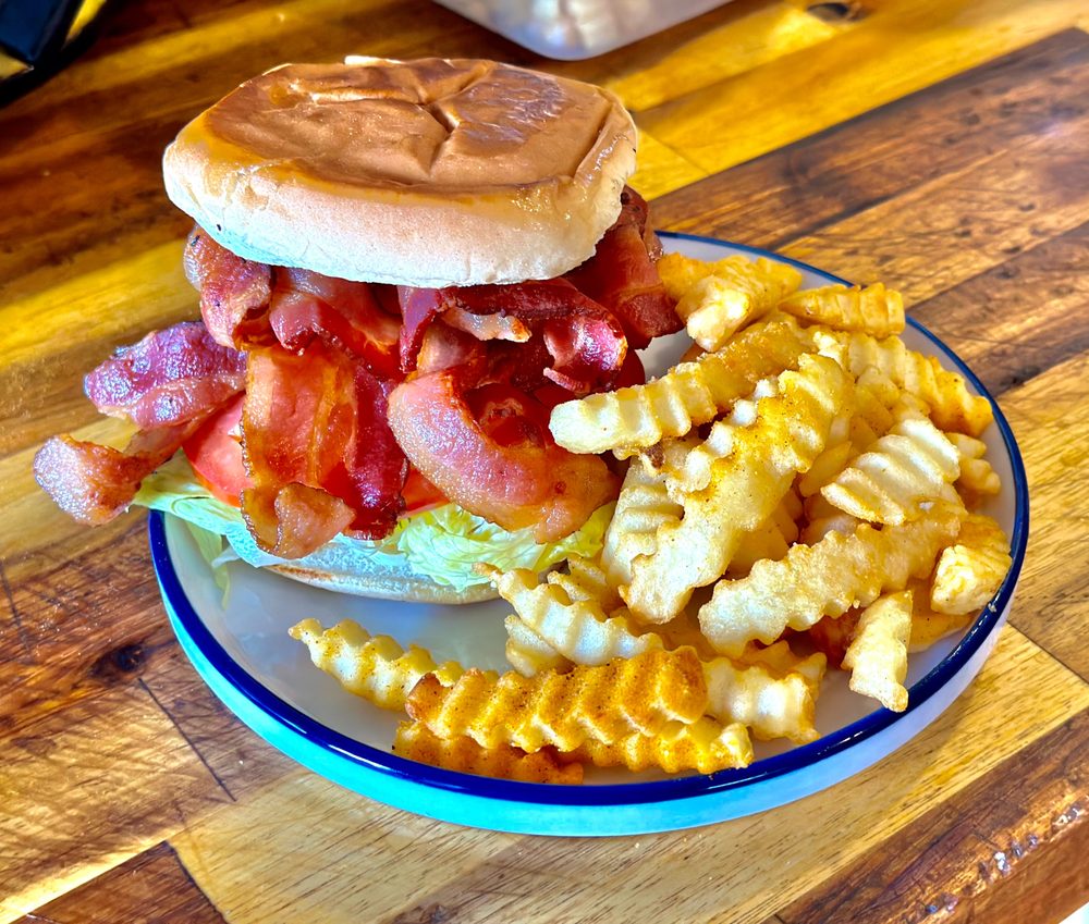 THE SHACK - Updated December 2025 - 12 Photos - 516 E 9th St ...