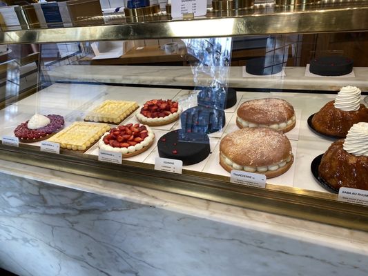 LA PÂTISSERIE CYRIL LIGNAC - Updated June 2024 - 106 Photos & 43 ...