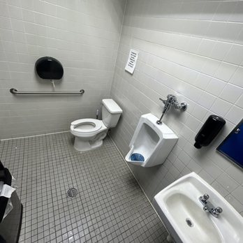 FAST EDDIES FUN CENTER - Updated October 2025 - 49 Photos & 60 Reviews ...