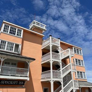 LOVERS POINT INN - 220 Photos & 326 Reviews - Hotels - 625 Ocean View ...