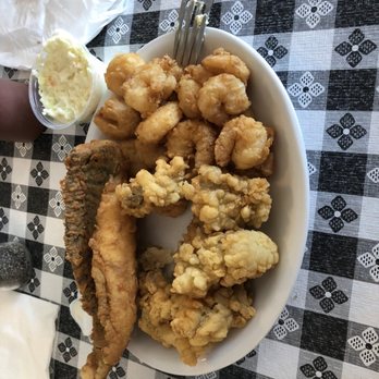 SOMETHING FISHY SEAFOOD RESTAURANT - Updated April 2024 - 110 Photos ...