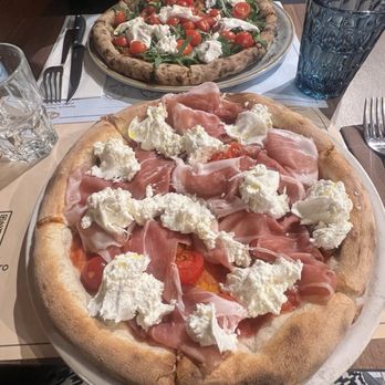 PIZZA IN TREVI - Updated June 2025 - 240 Photos & 148 Reviews - Via di ...
