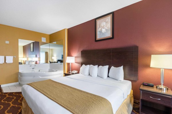 QUALITY INN - Updated May 2025 - 26 Photos & 22 Reviews - 121 3rd Ave ...