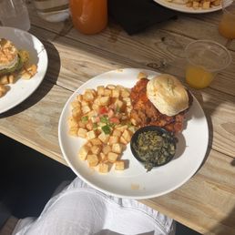 BIG MACHINE DISTILLERY & TAVERN - Updated August 2025 - 217 Photos ...