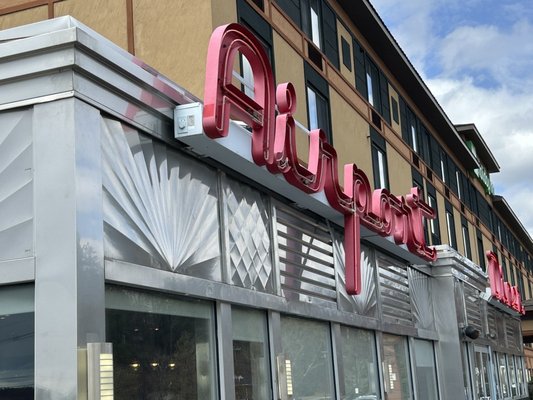 AIRPORT DINER - Updated August 2024 - 203 Photos & 338 Reviews - 2280 ...