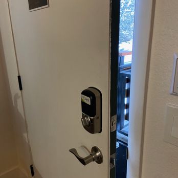 THE JEFFREY - Updated December 2025 - 19 Photos & 13 Reviews - 4074 ...