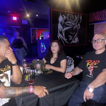 TOTALLY 80’S BAR & GRILLE - Updated October 2025 - 329 Photos & 559 ...