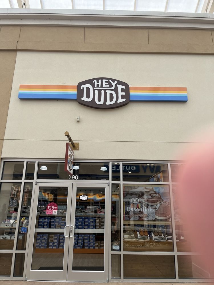 HEY DUDE AT TANGER OUTLETS NATIONAL HARBOR - Updated October 2024 ...