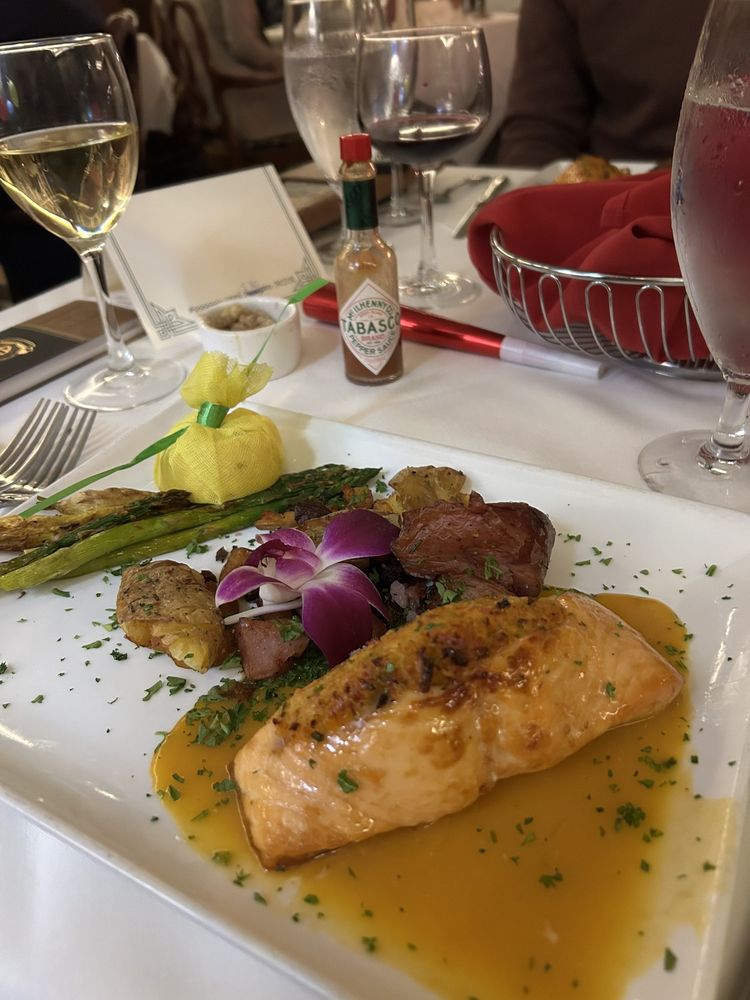 THE AUSTIN CLUB - Updated May 2025 - 50 Photos & 41 Reviews - 110 E 9th ...