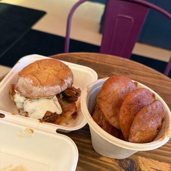 ROWDY ROOSTER - Updated July 2025 - 218 Photos & 91 Reviews - 140 W ...