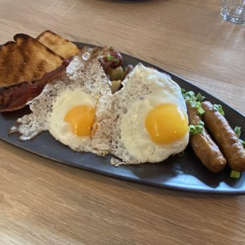 MAD GRIZZLY - Updated July 2025 - 62 Photos & 30 Reviews - 616 Patricia ...