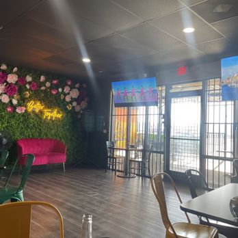 AH HUEVO! - Updated June 2024 - 118 Photos & 83 Reviews - 101 E Glenn ...