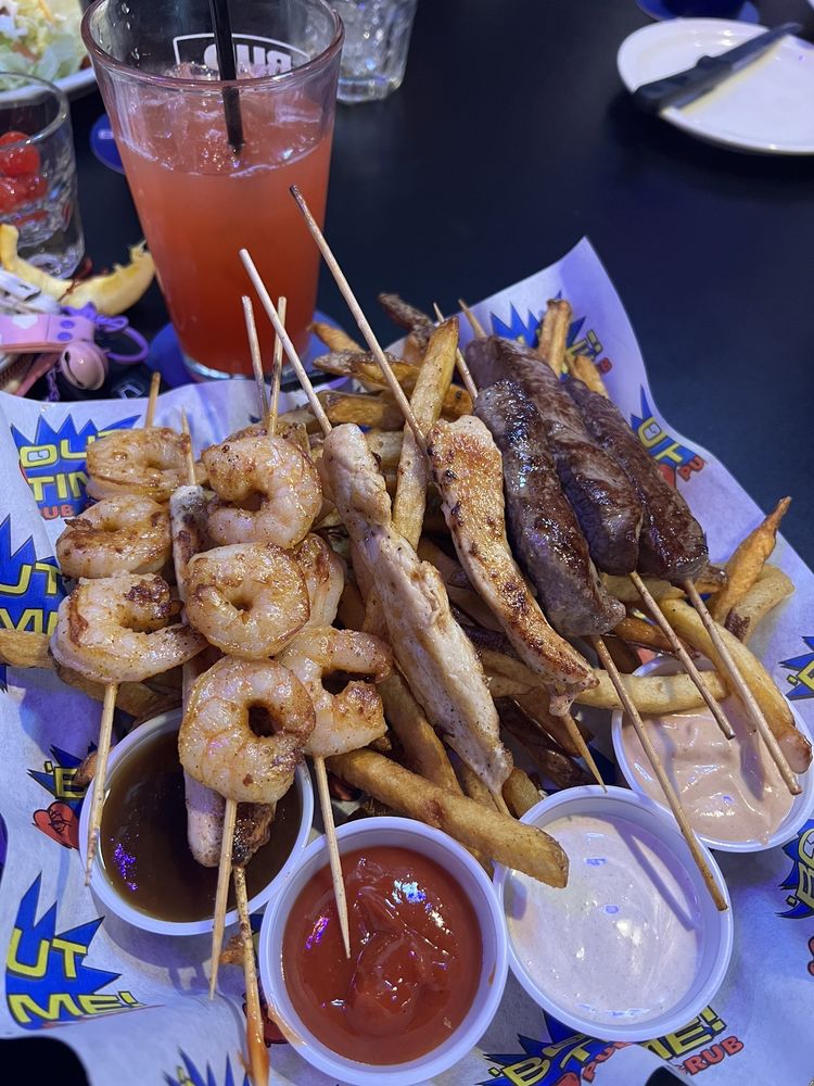 BOUT TIME PUB & GRUB - Updated March 2025 - 18 Reviews - 615 N Main St ...