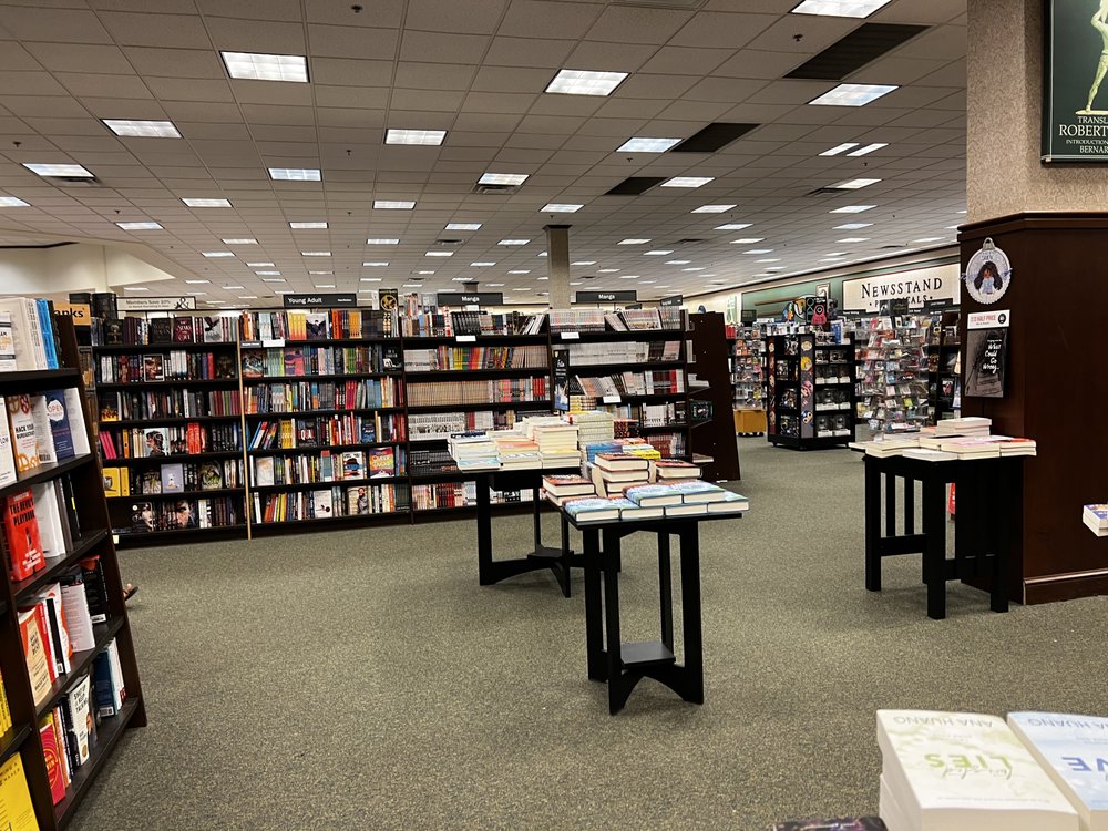BARNES & NOBLE BOOKSELLERS - 59 Photos & 42 Reviews - 120 Perimeter Ctr ...